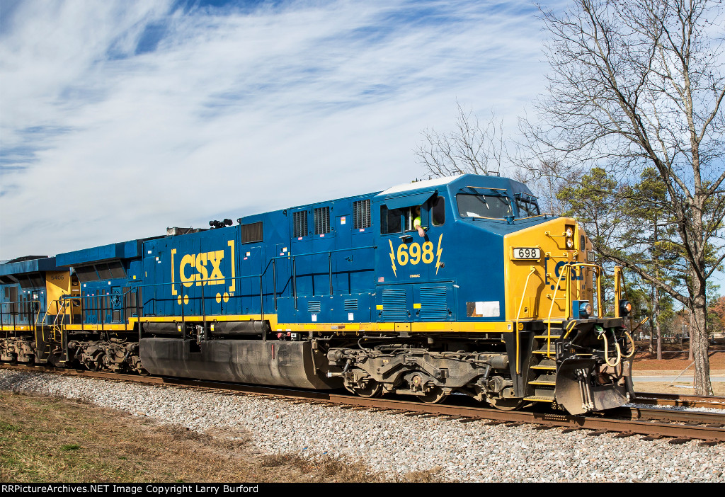CSX 698